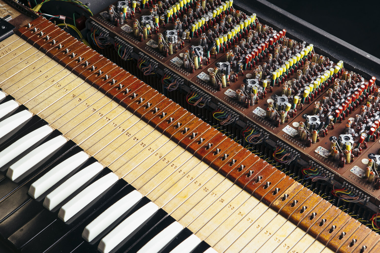 Services – The Chicago Electric Piano Co.