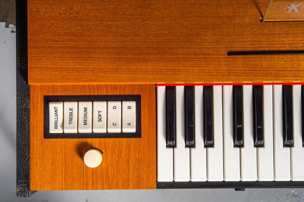 FOR SALE: Hohner Clavinet D6 [sold] – The Chicago Electric Piano Co.