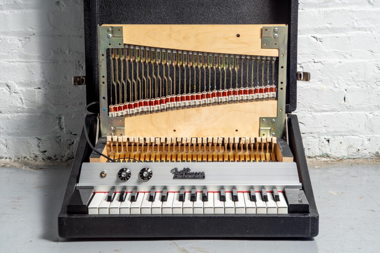 FOR SALE: Fender Rhodes Piano Bass (1971) – The Chicago Electric Piano Co.