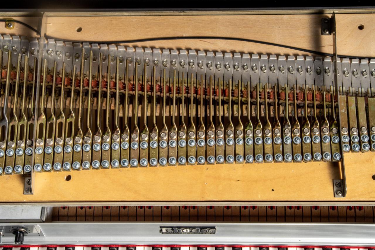 Flagship: 1979 Rhodes Mark I Suitcase 88 restoration - The Chicago ...