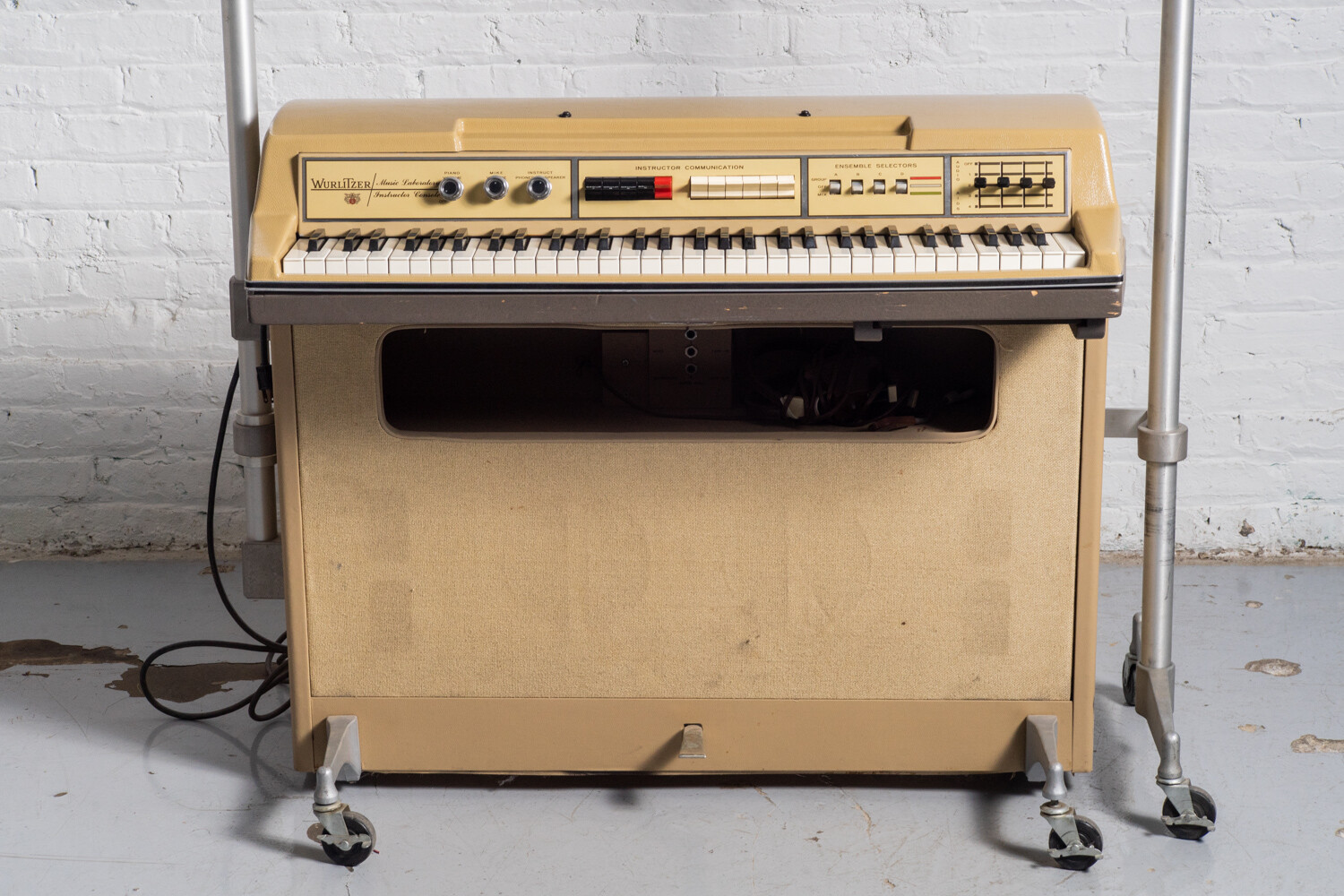 Wurlitzer 207a with Keynote Visualizer – The Chicago Electric Piano Co.