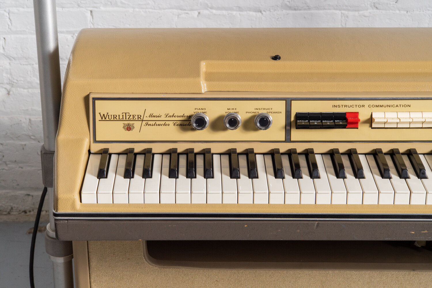 Wurlitzer 207a with Keynote Visualizer – The Chicago Electric Piano Co.
