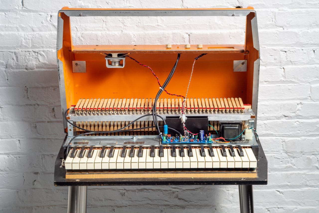 Wurlitzer 106P Restoration by CEPCo. – The Chicago Electric Piano Co.