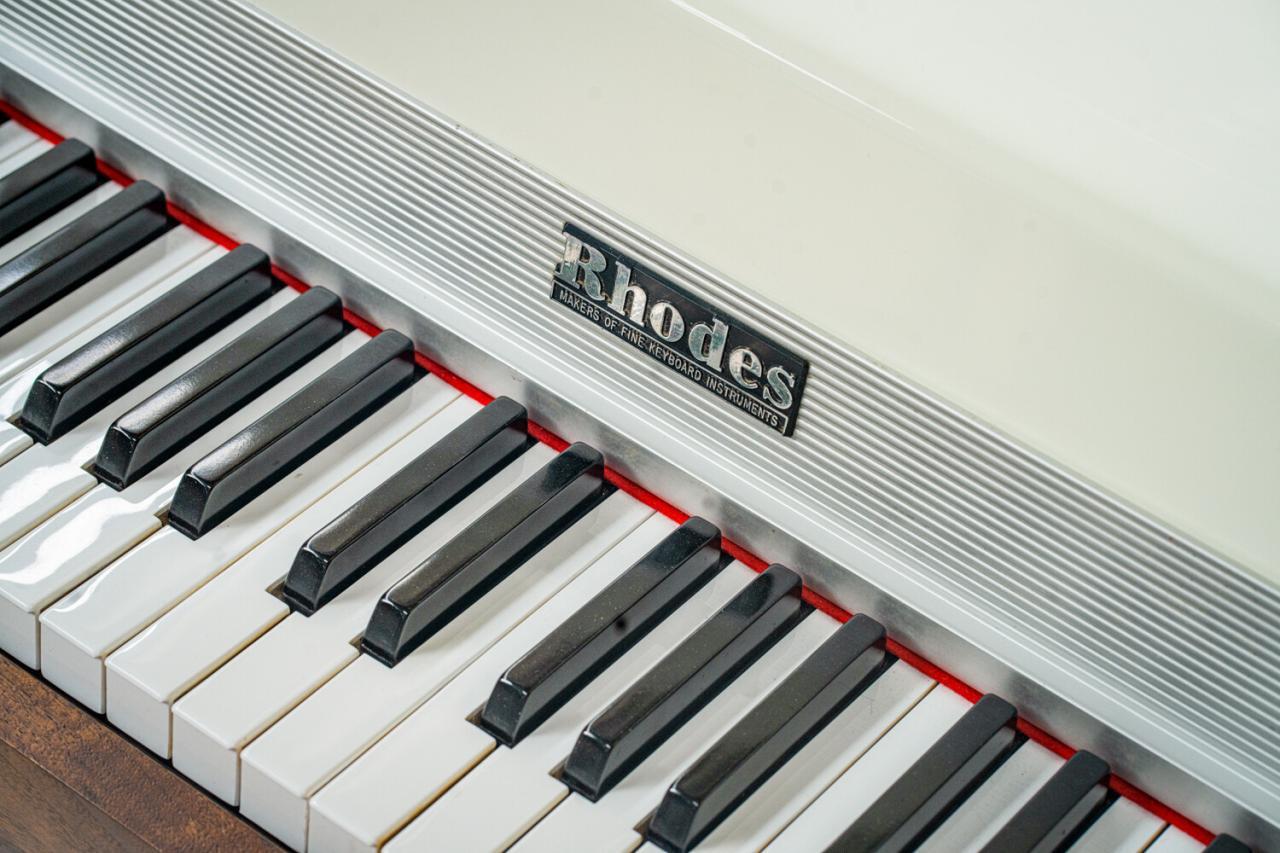 1977 Walnut Rhodes Stage 73 - "God Only Knows" - The Chicago Electric ...